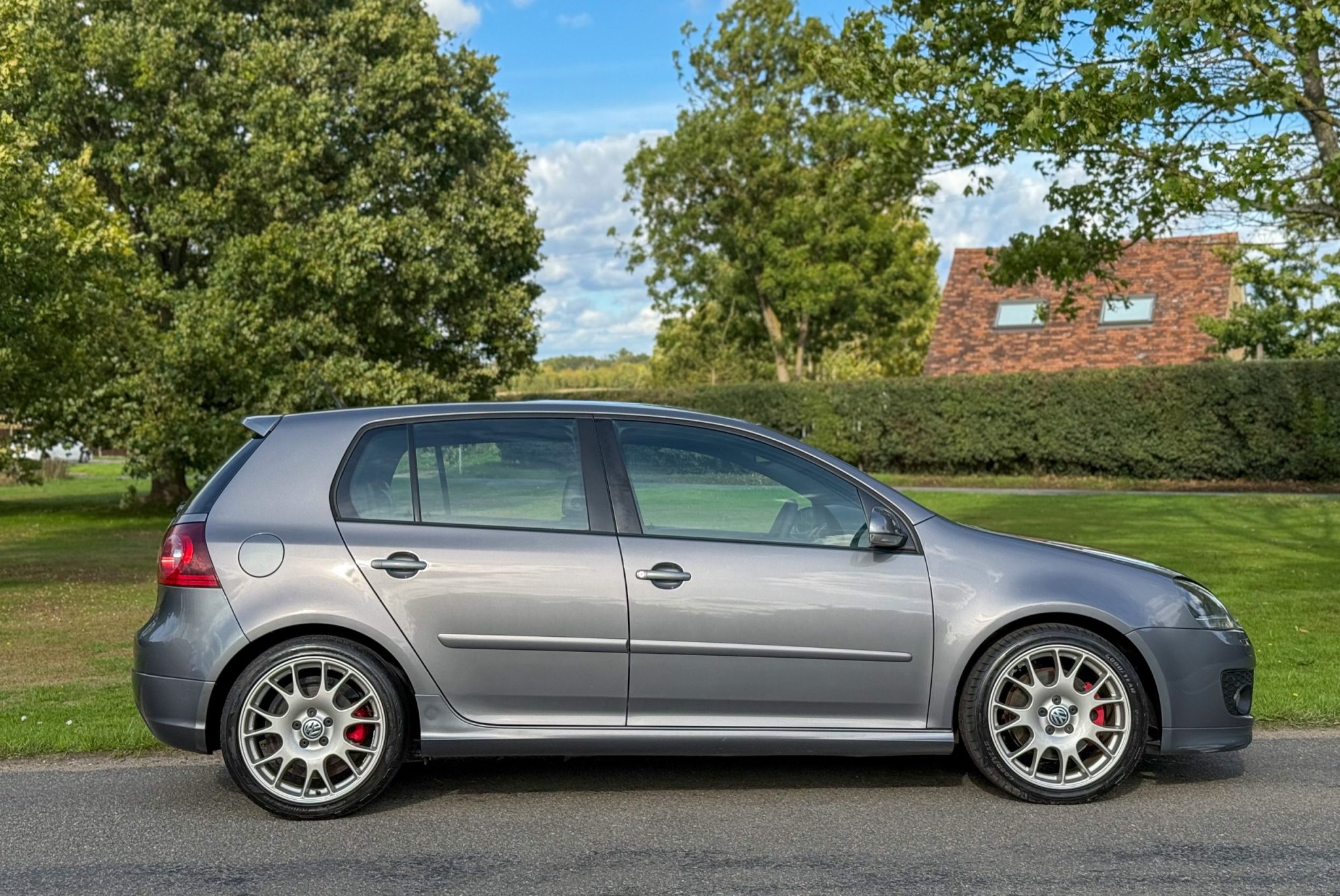 Old Colonel Cars - Classic & Performance Car Specialists - Old Colonel Cars